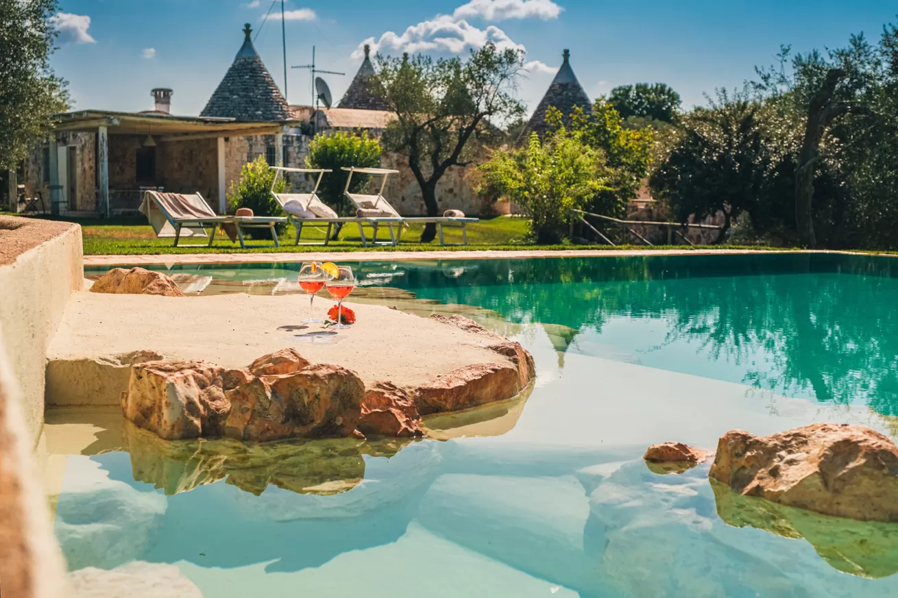 Trulli Tra Pietre: panoramici trulli con piscina privata - HelloApulia